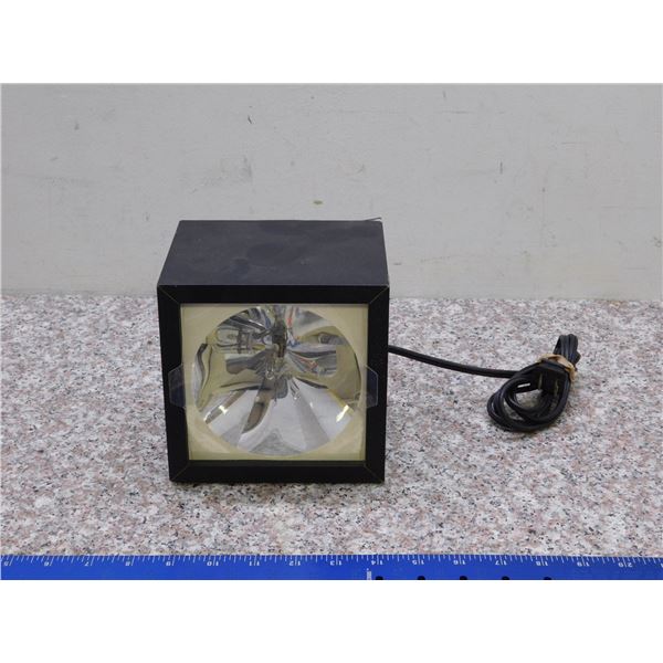 Vintage Archer 10 Watt Strobe Light