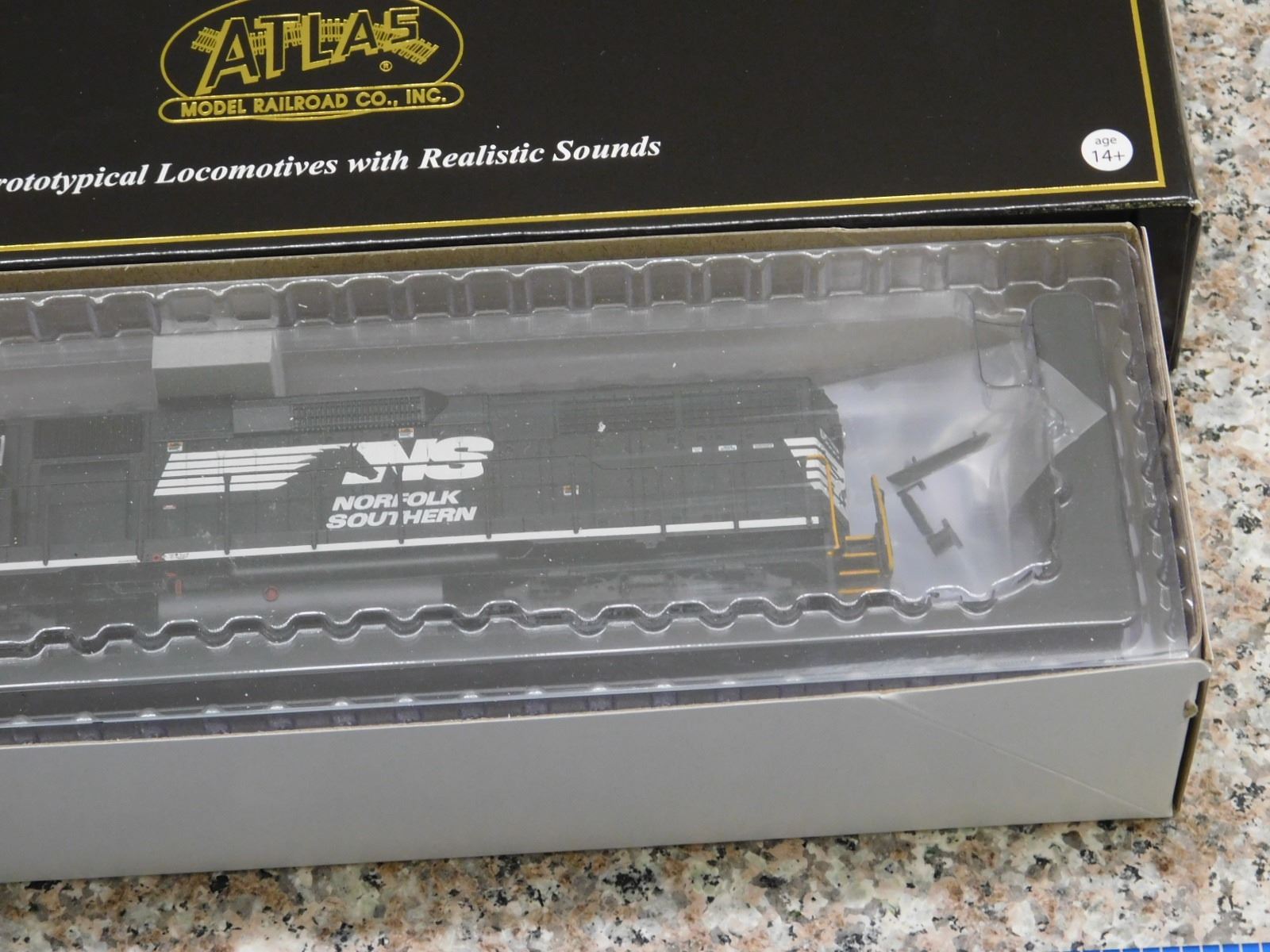 Atlas HO Scale GP38 Locomotive Norfolk Southern Masterline Train Miniature