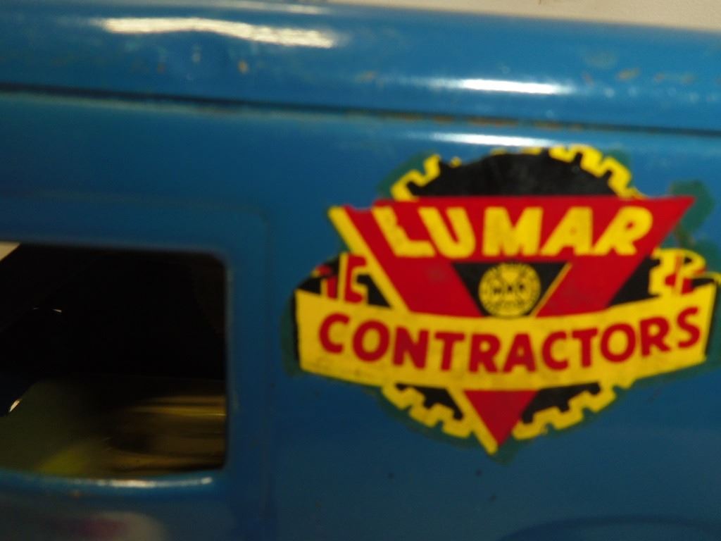 Antique Lumar Contractos Metal Toy Crane