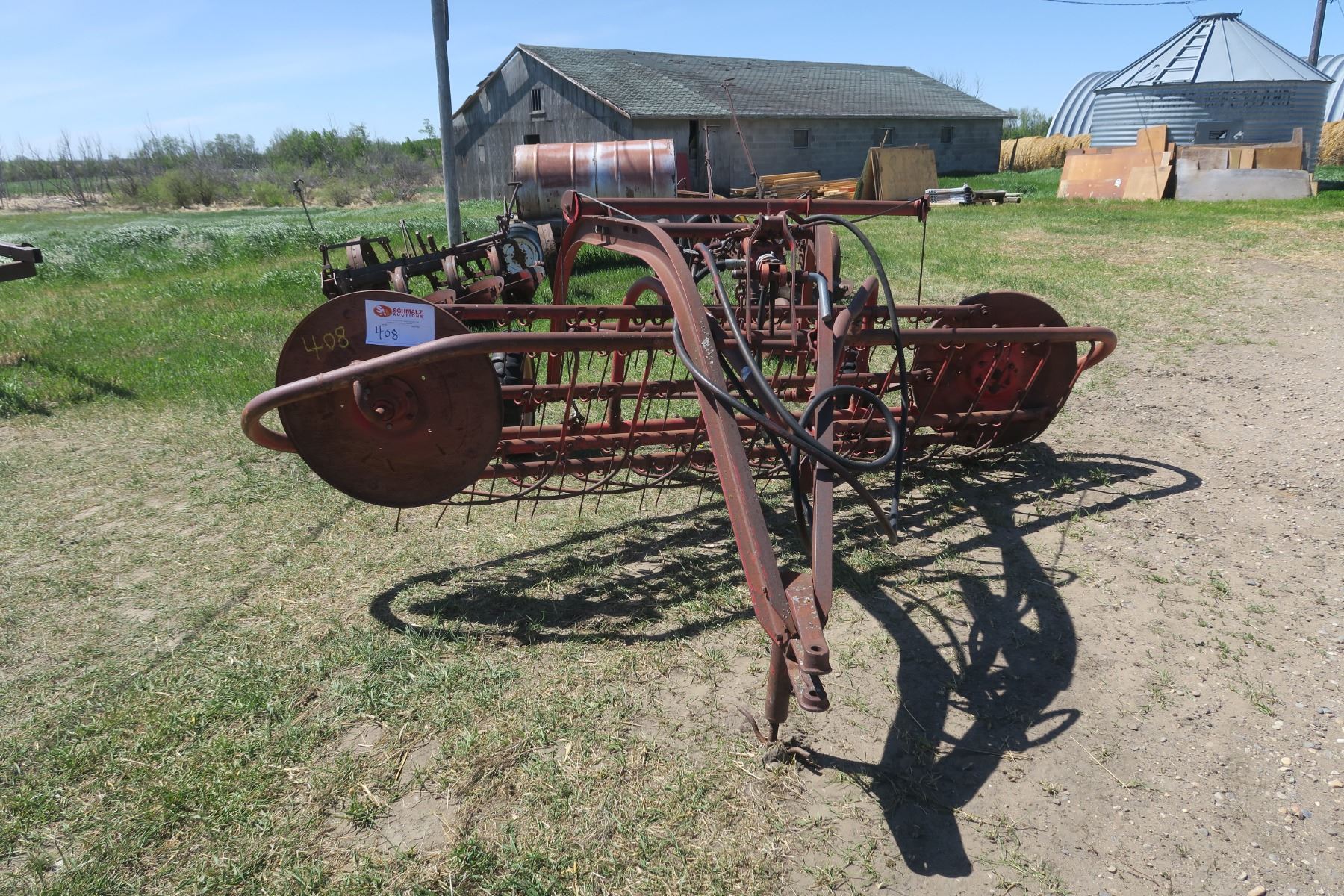 Side Delivery Hay Rake w/ Hydraulics - 10ft. - Schmalz Auctions