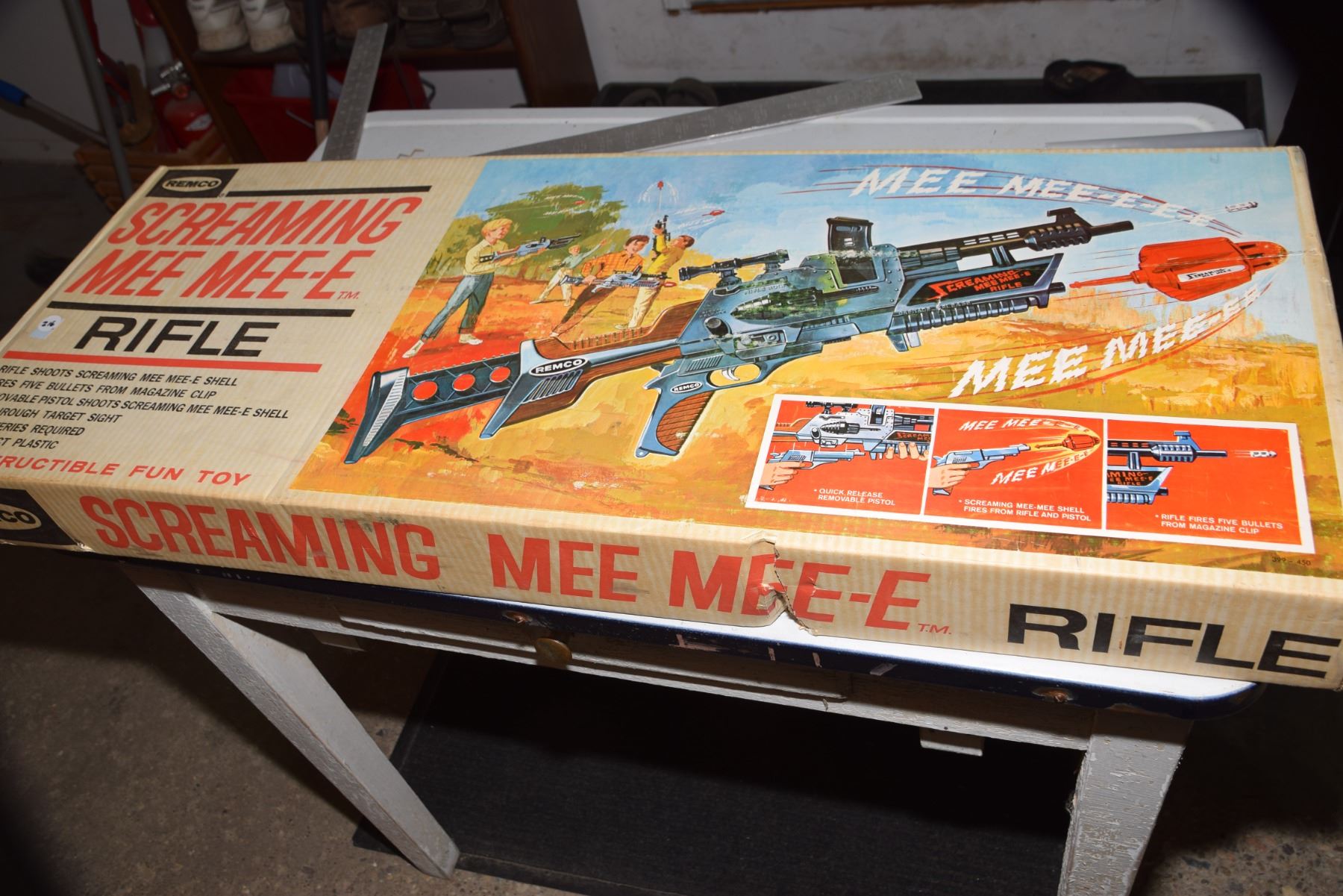 1965 Screaming MEE Rifle Toy