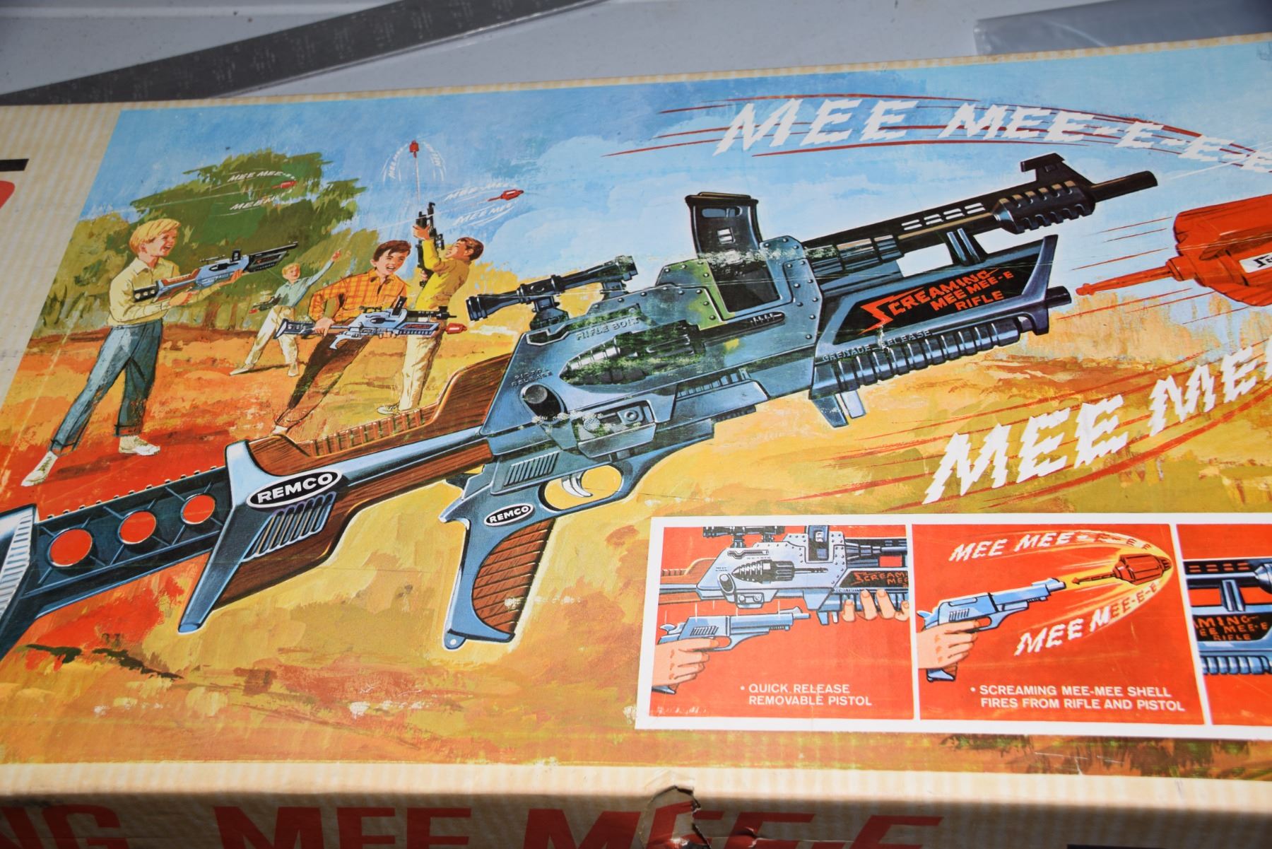 1965 Screaming MEE Rifle Toy - Schmalz Auctions