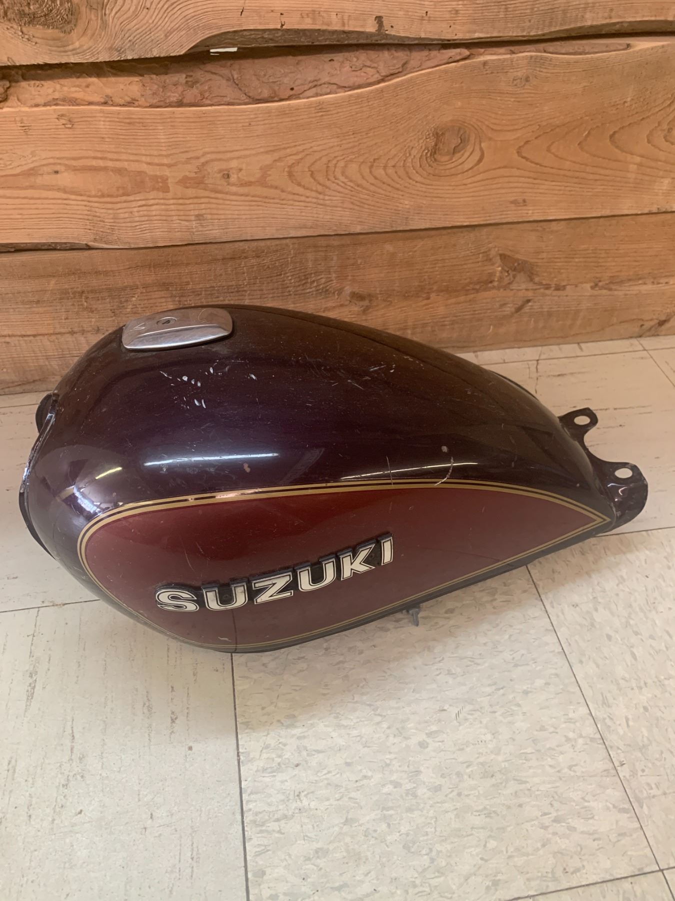 VINTAGE SUZUKI MOTORCYCLE FUEL TANK