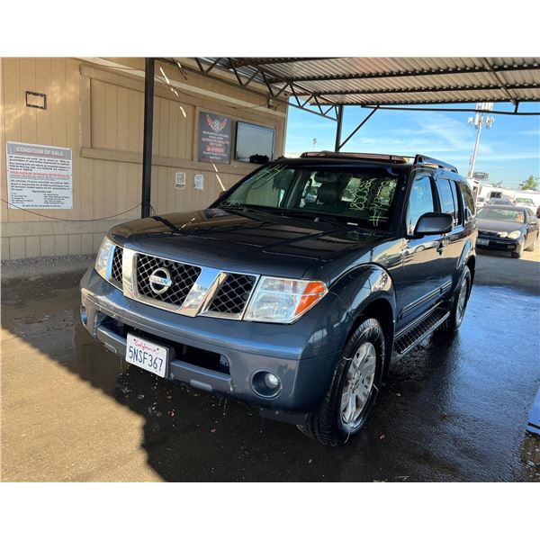 2005 Nissan Pathfinder XE