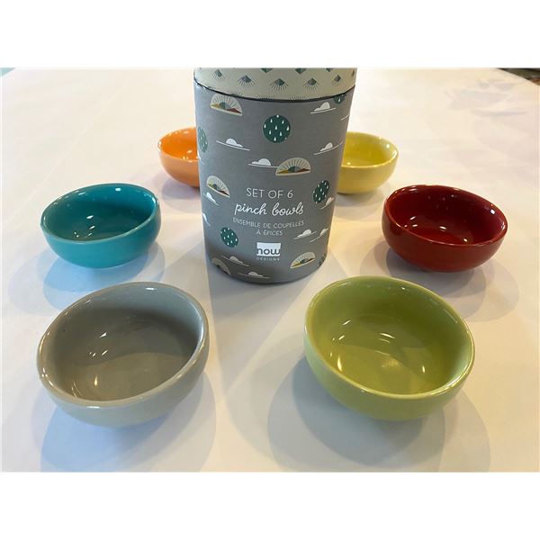 NEW- COOL PINCH BOWL SET