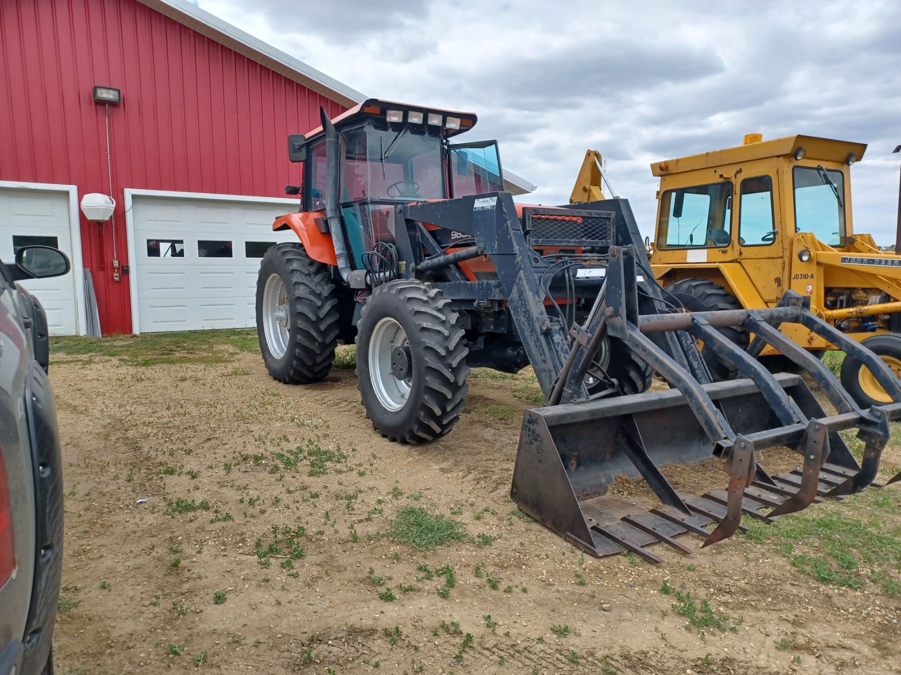 AGCO ALLIS 9630 TRACTOR W/ EZEE-ON LOADER & GRAPPLE SN#920053 96" BUCKET