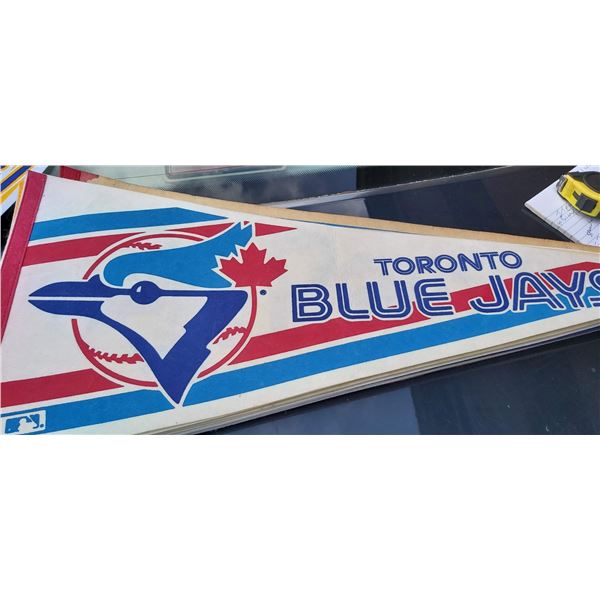 Toronto Blue Jays Pennant & Blue Jays Magazines