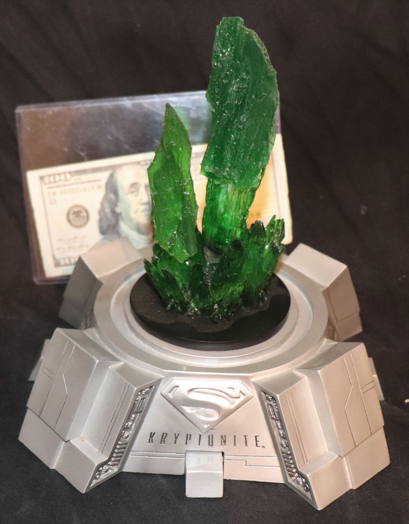 SUPERMAN RETURNS KRYPTONITE SHARDS ON LIGHTED DISPLAY SUPER HERO