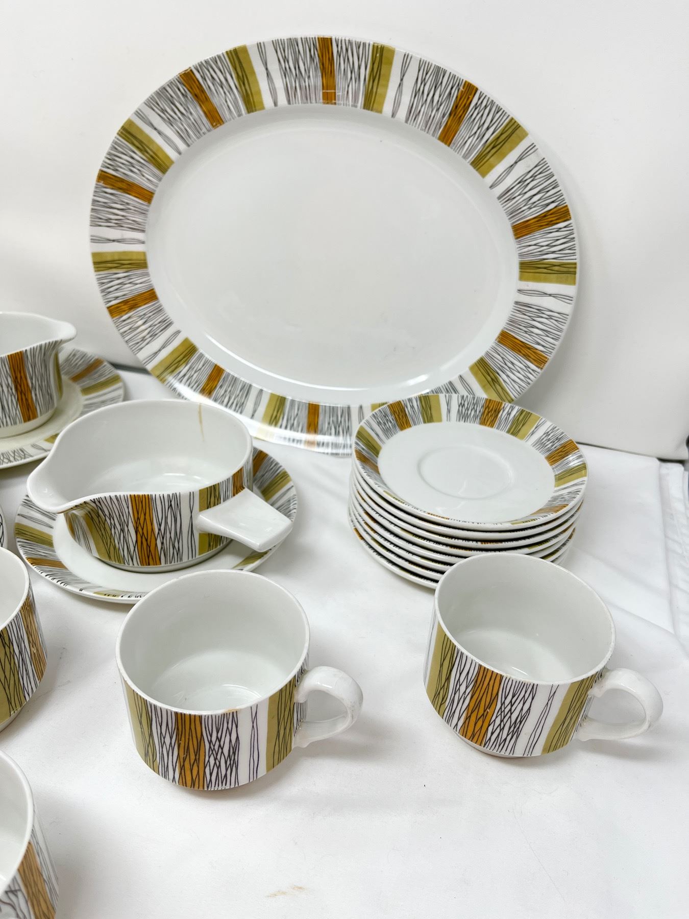 Sienna Midwinter tableware set