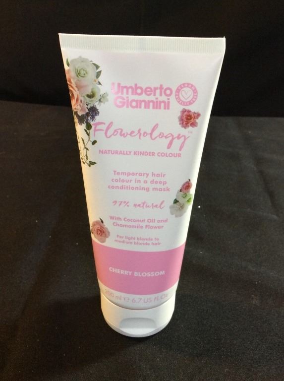 Temporary hair color in deep conditioning mask cherry blossom