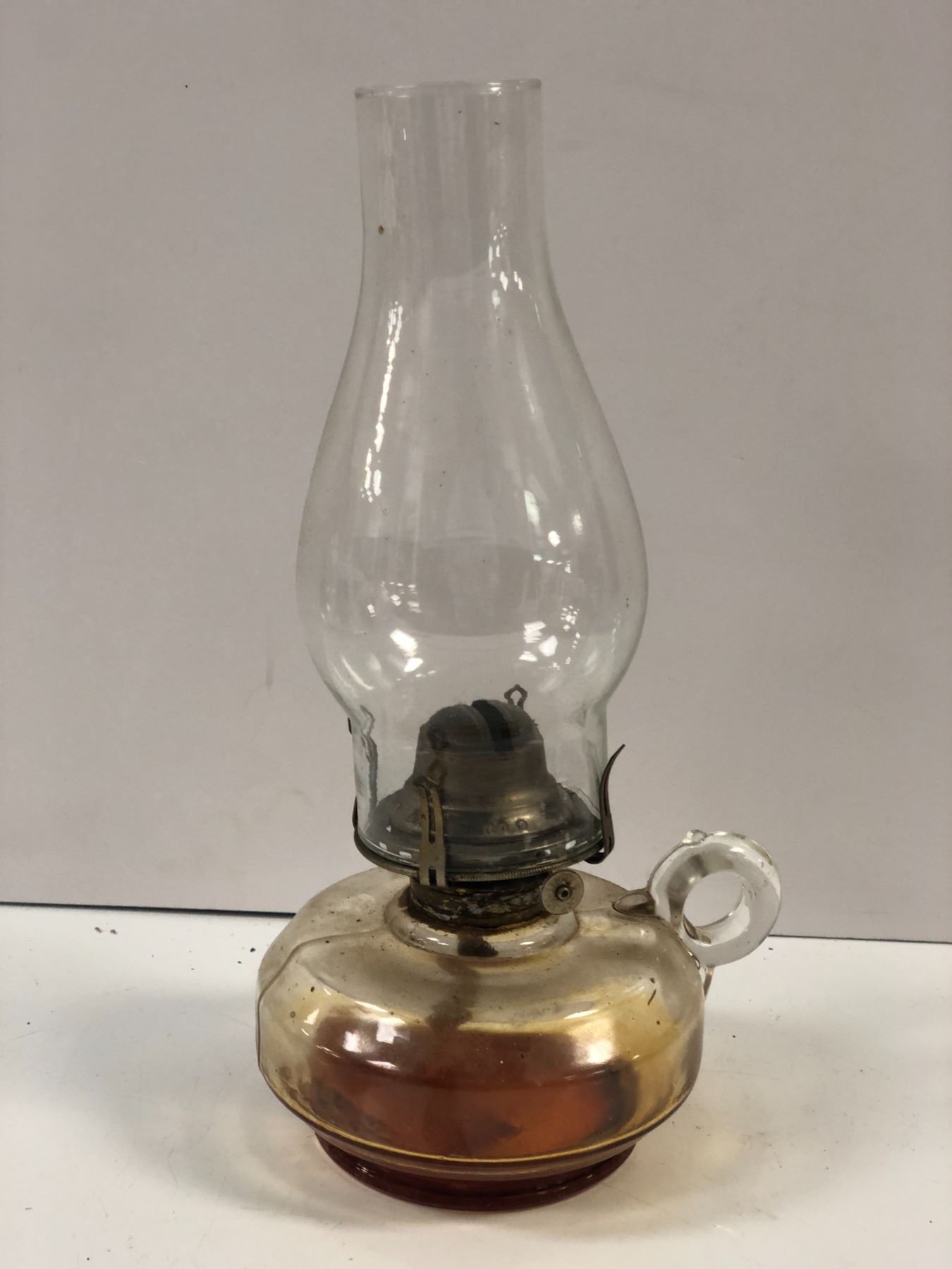 Antique "Rayo Queen Anne No.2" finger oil lamp