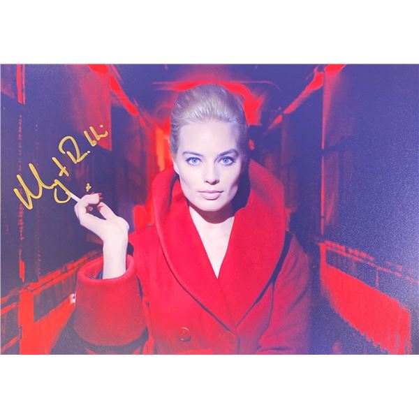 Autograph Signed Margot Robbie Photo