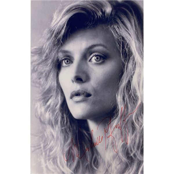 Autograph Signed Michelle Pfeiffer Photo
