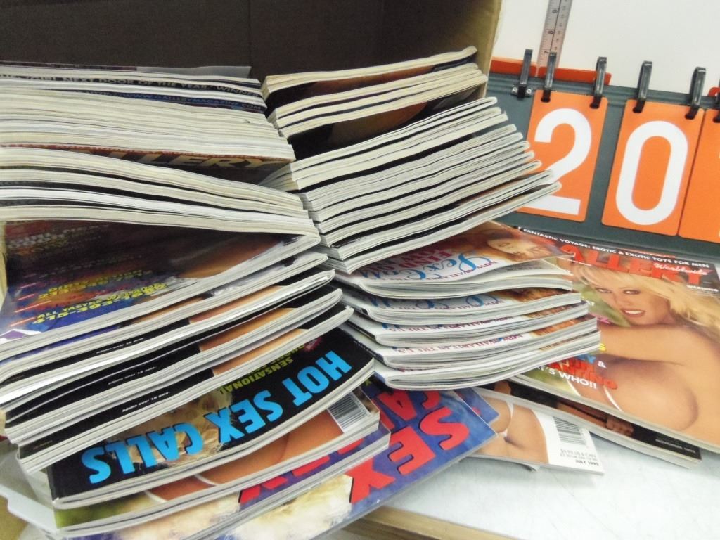 Vintage Gallery Magazines