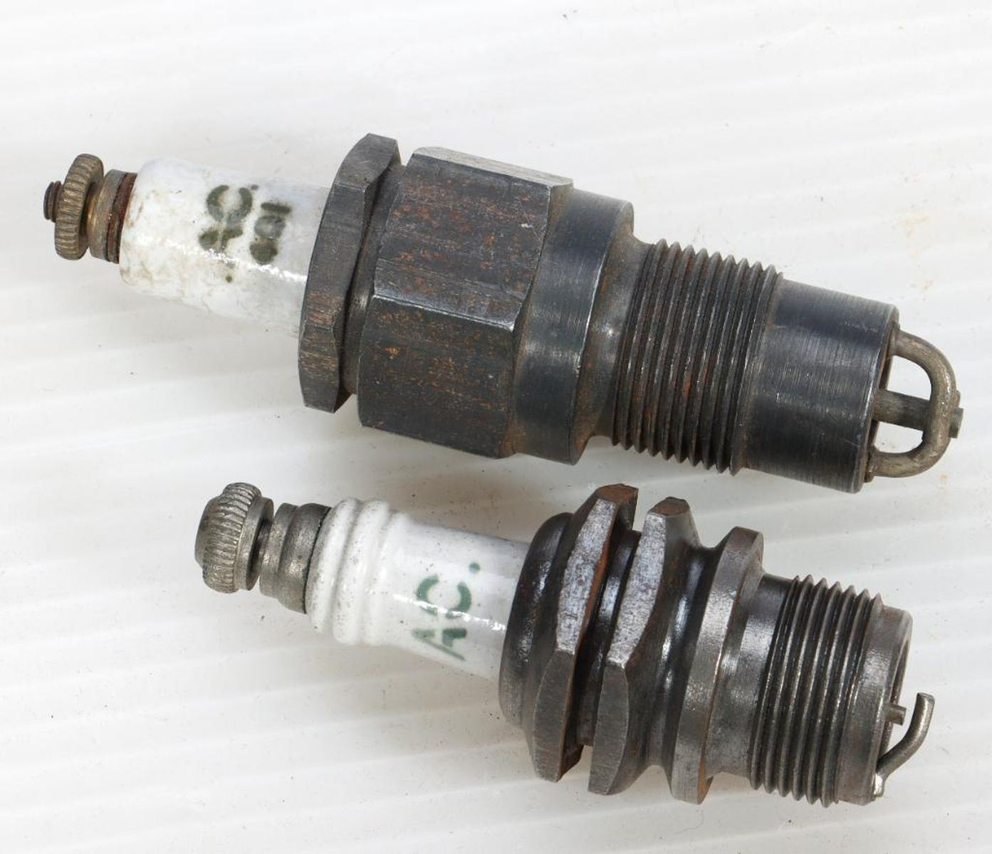 Ten Collectable Spark Plugs: A.C., A.C., A.C., A.C., Sootles, Boogie ...