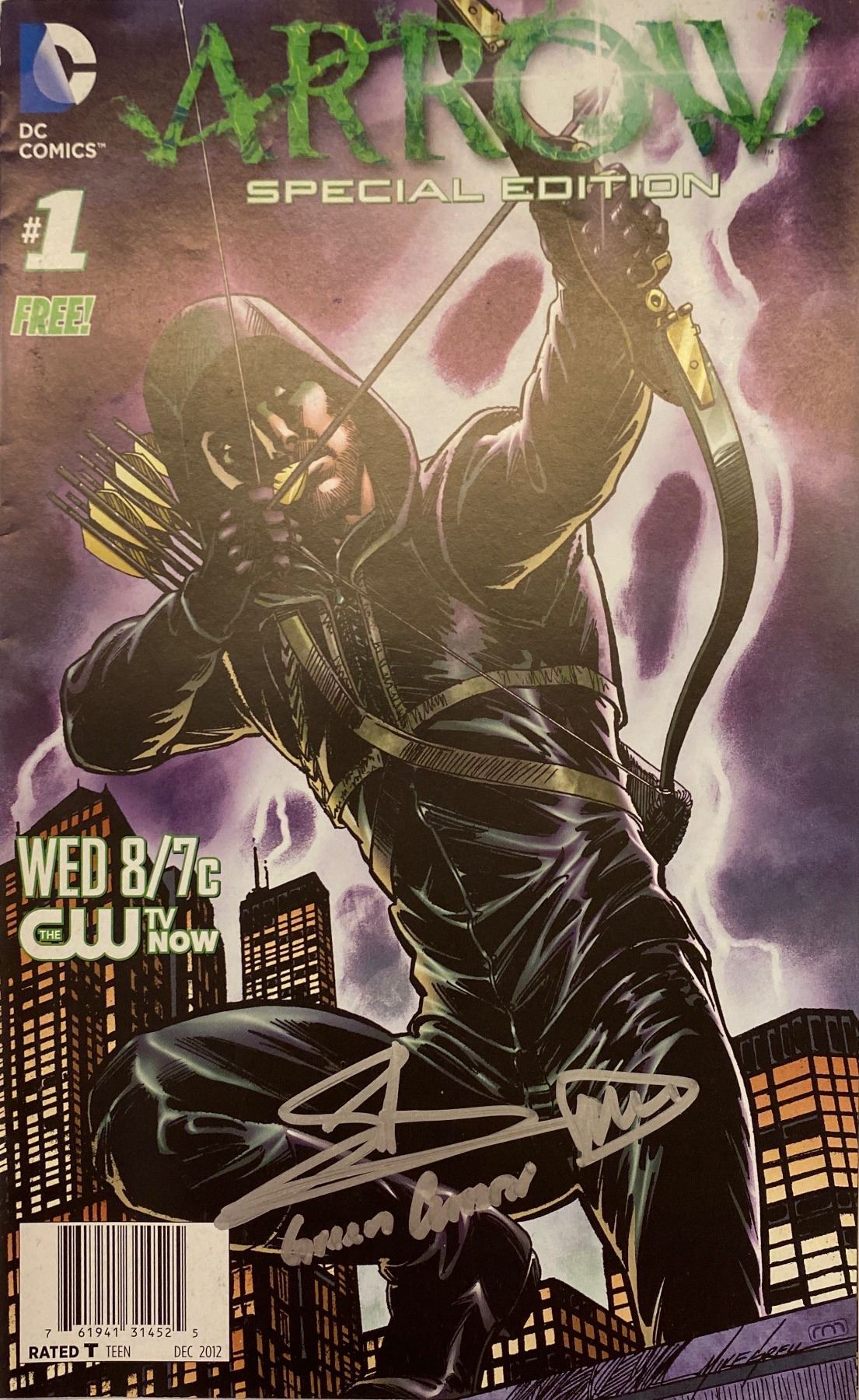 Autograph Signed Arrow Comics