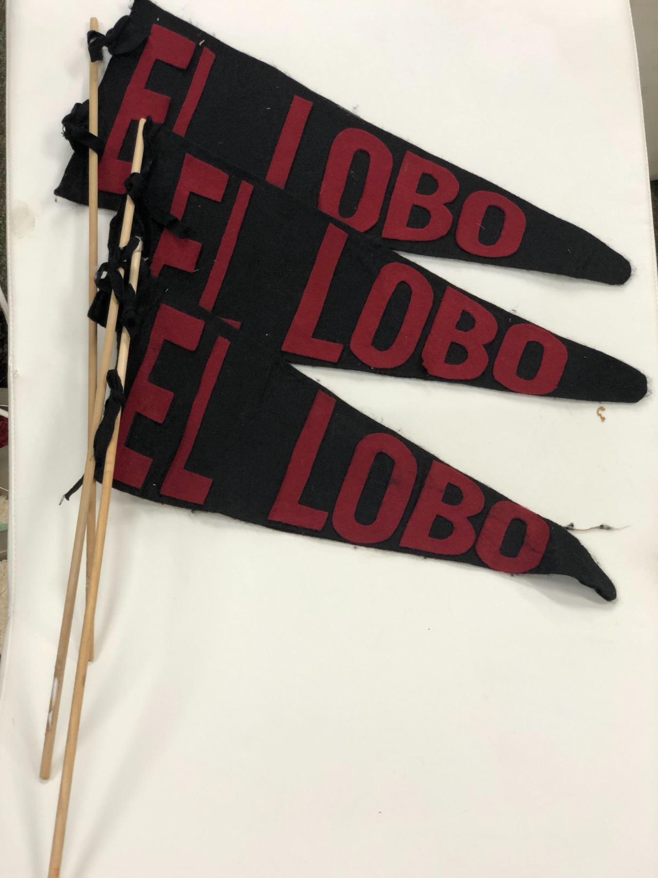 Group of 3 black pendant flags "El Lobo" - ep. 409 (From the superhero ...