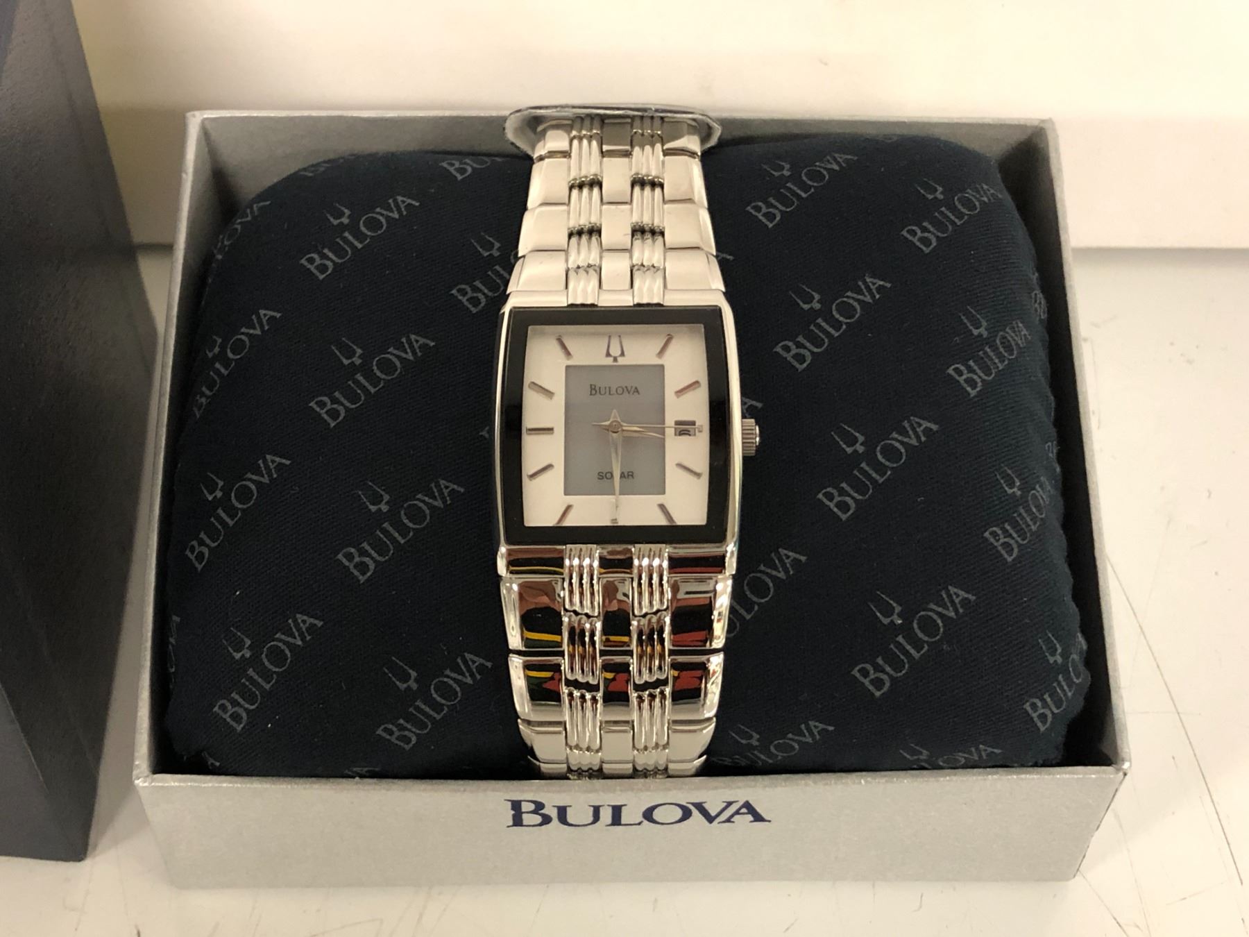 "New" Bulova Solar - Men's wrist watch