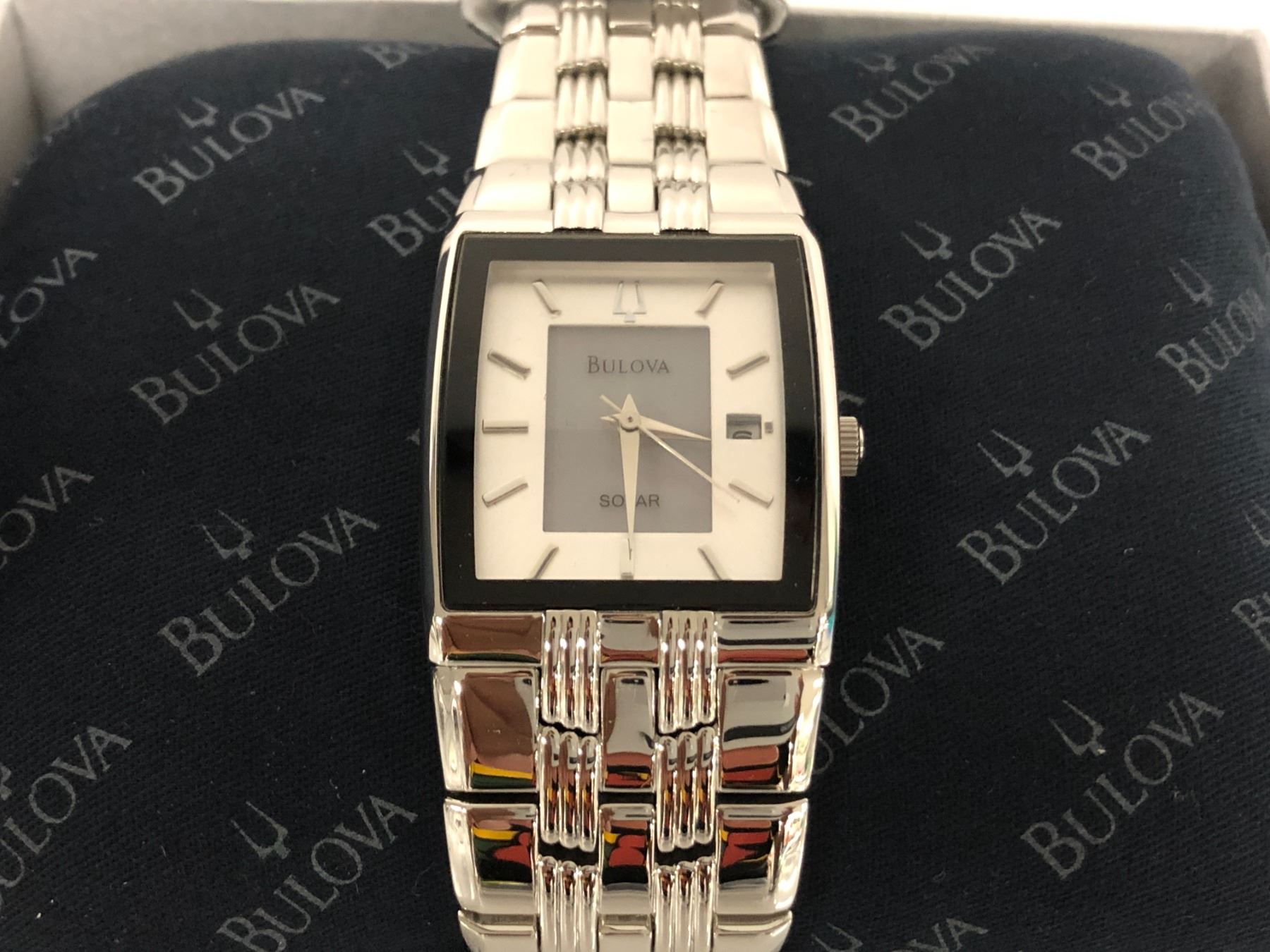 "New" Bulova Solar - Men's wrist watch