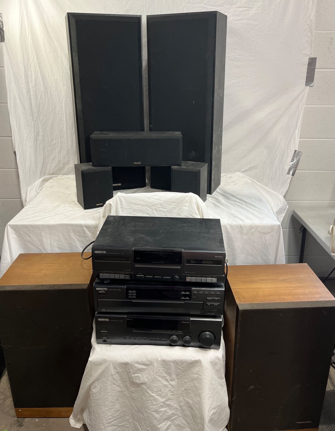 Kenwood House Stereo and Speakers