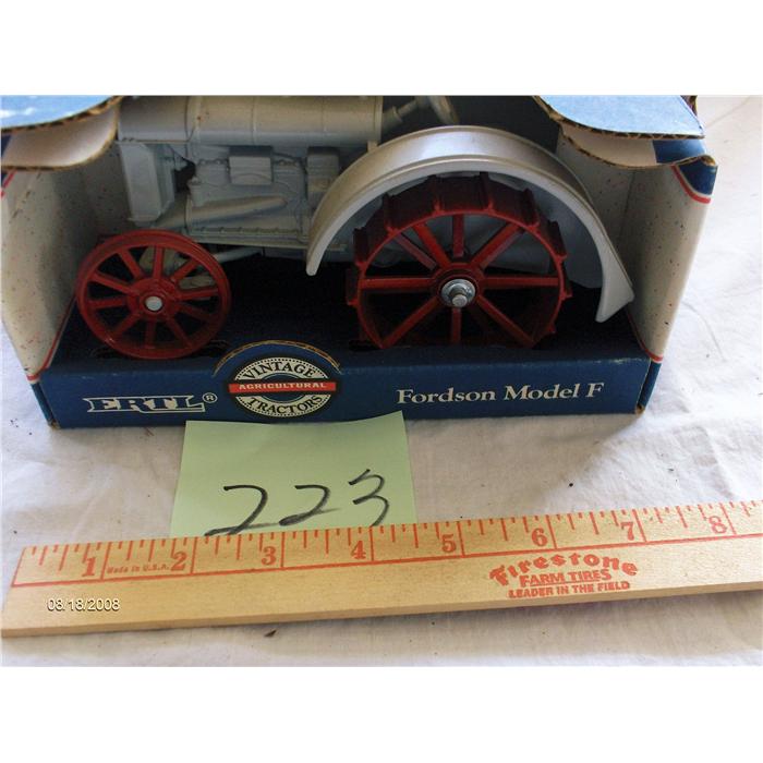 Ertl - Fordson Model 7 /Steel 8" #872