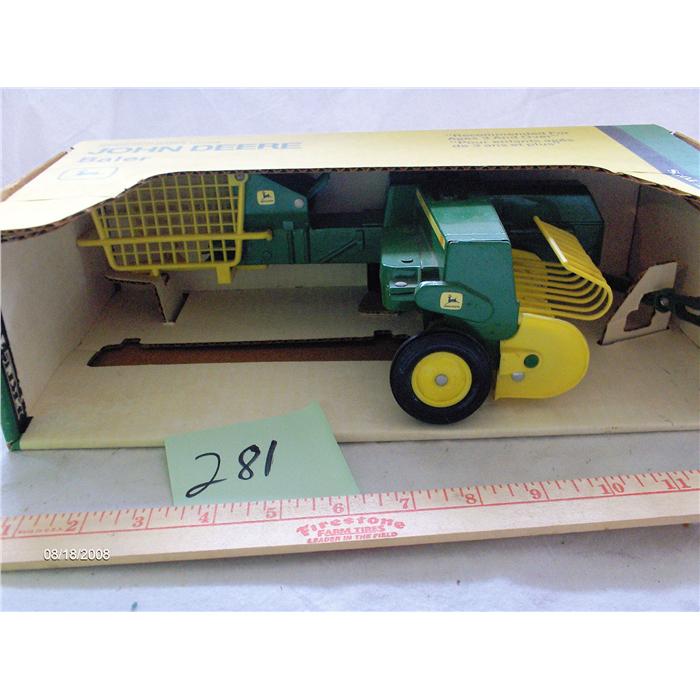Ertl - John Deere Hay Baler 14" #8785