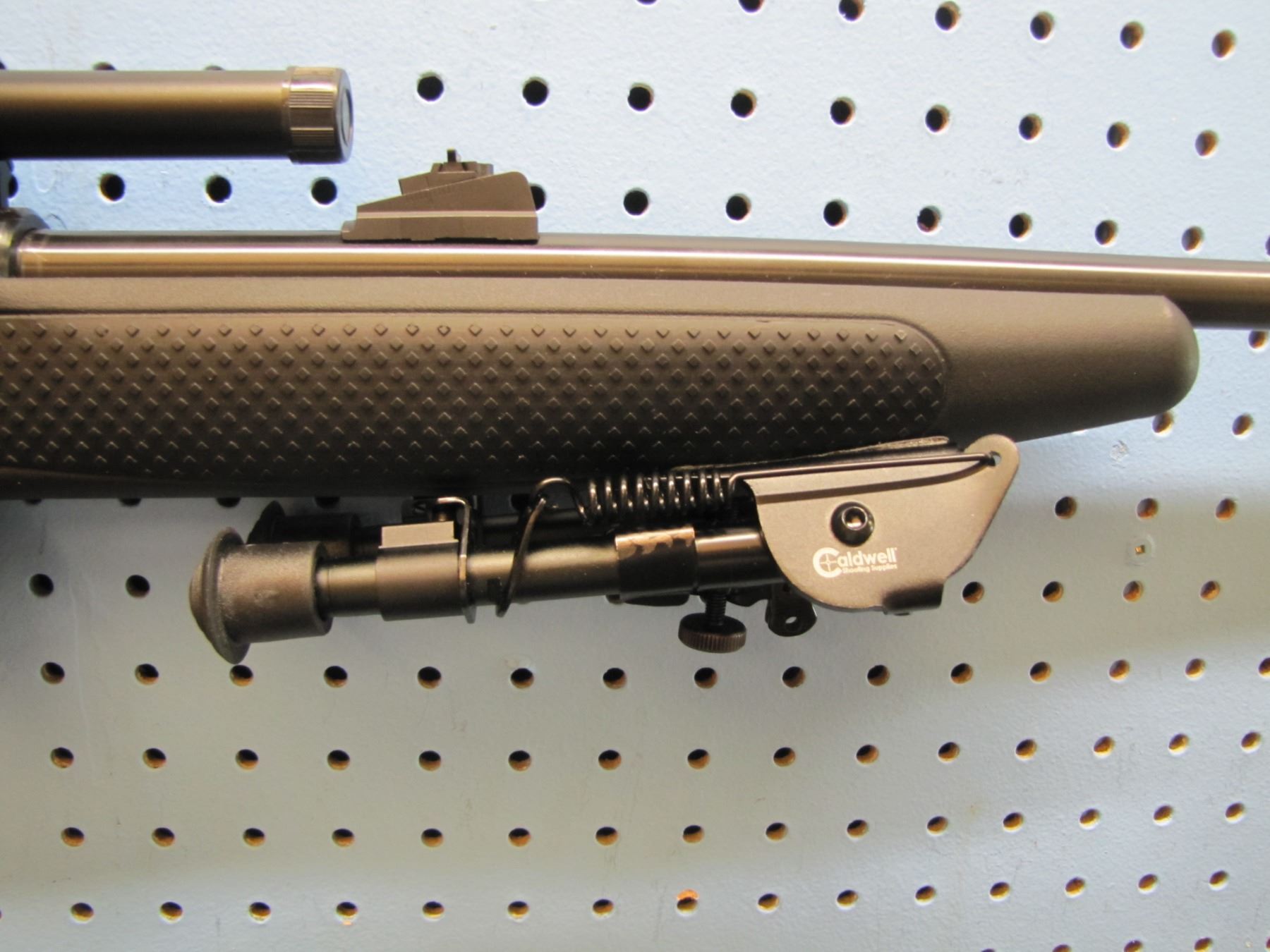 Scorpion EM332A bolt action ; 22 long rifle; with three clips ; Tasco 4 ...