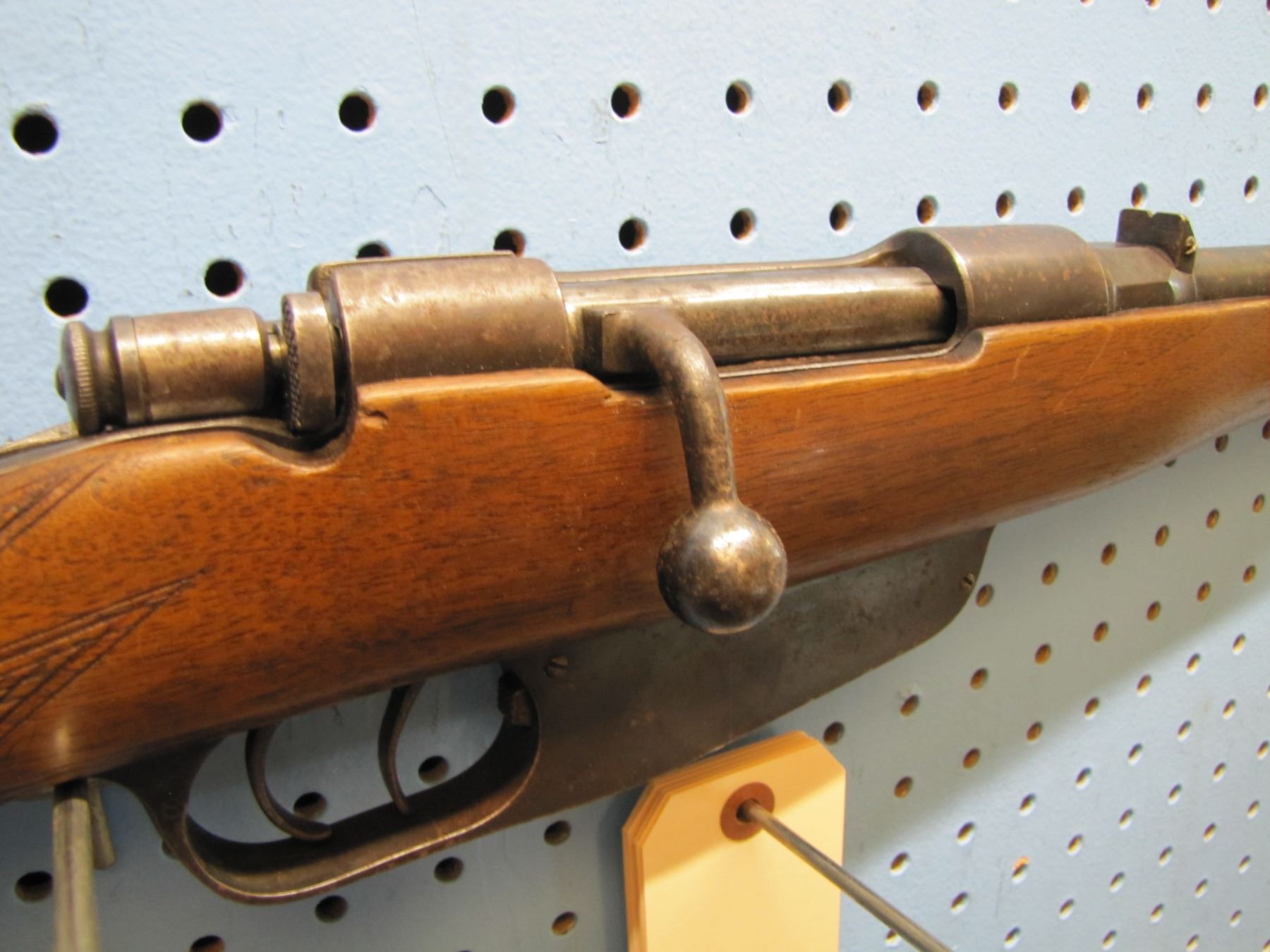 Carcano; Bolt action; 6.5 MM caliber ; internal clip; NVS