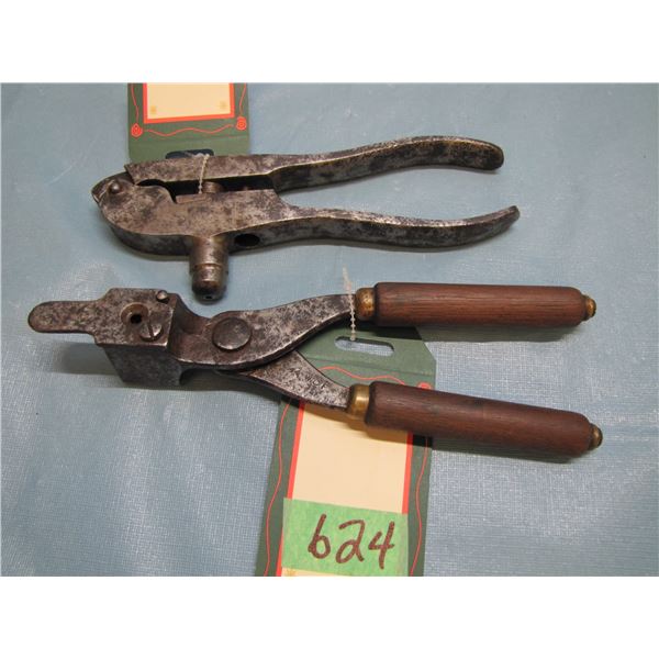 Set- Winchester 44-40 loading tool; 44-40 bullet mold; both marked ...