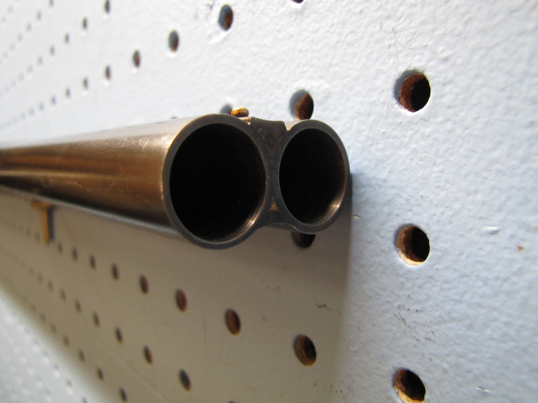 AYA ; 16 gauge Greener style crossbolt boxlock with side clips, manual ...