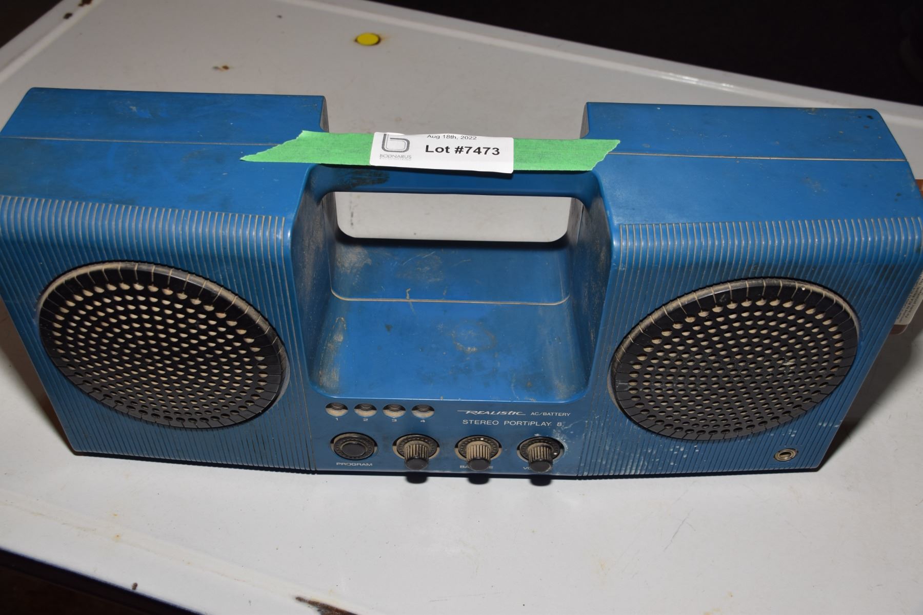 Vintage Portable 8-track player - untested - Bodnarus Auctioneering Vintage Portable 8-track player - untested - Bodnarus Auctioneering