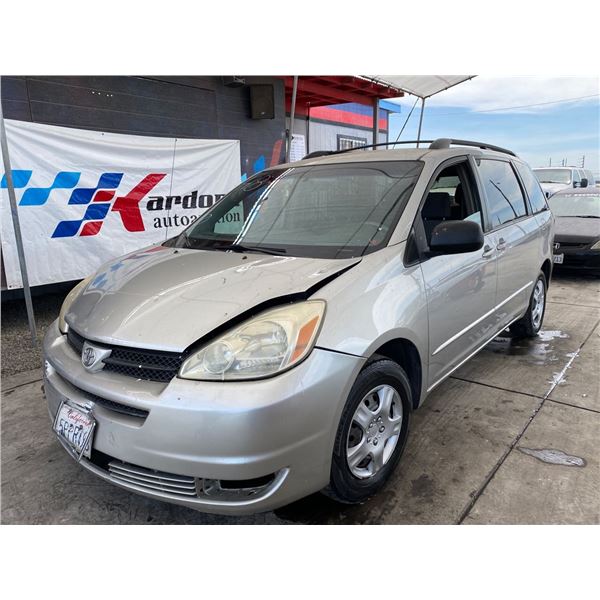 2005 TOYOTA SIENNA