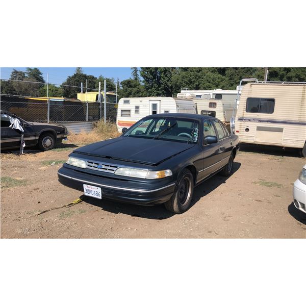 1997 Ford Crown Victoria LX