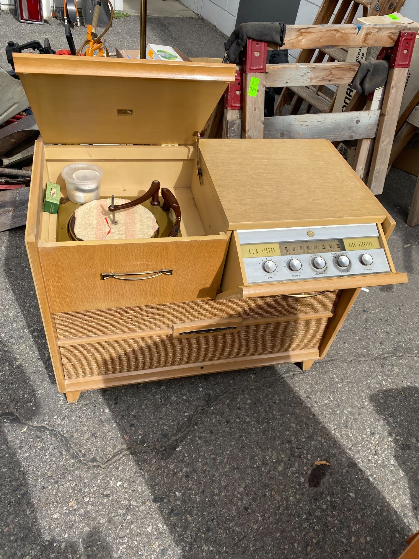 RCA high Victorian High Fidelity record player working