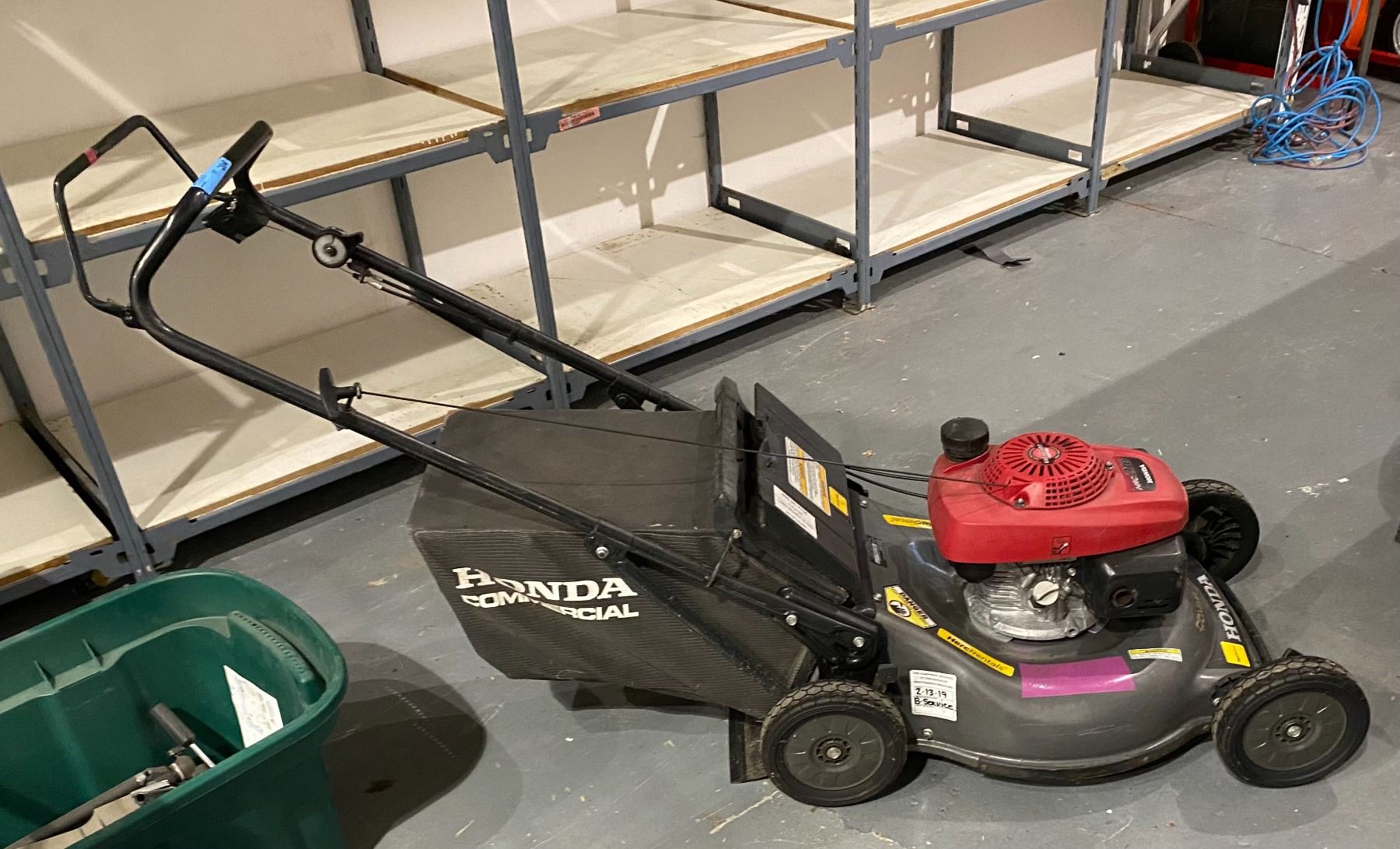 Honda Commercial Lawn Mower HRC 216 (Running)