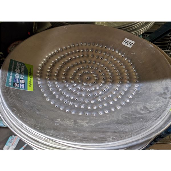 Group of 2 NEW large aluminum strainers