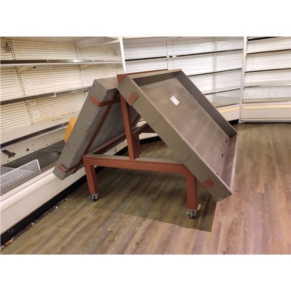 Safeway produce display table w/ heavy duty castors