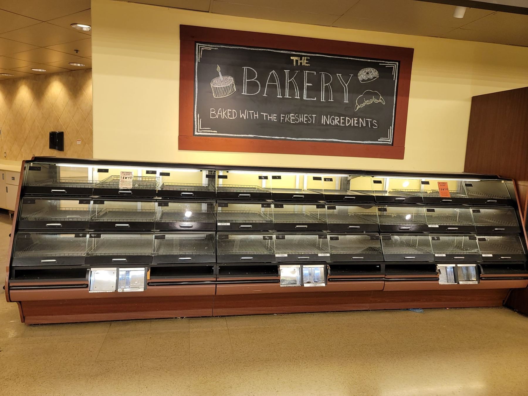 Group of 3 supermarket bakery items displays cases w/ hydraulic sliding ...