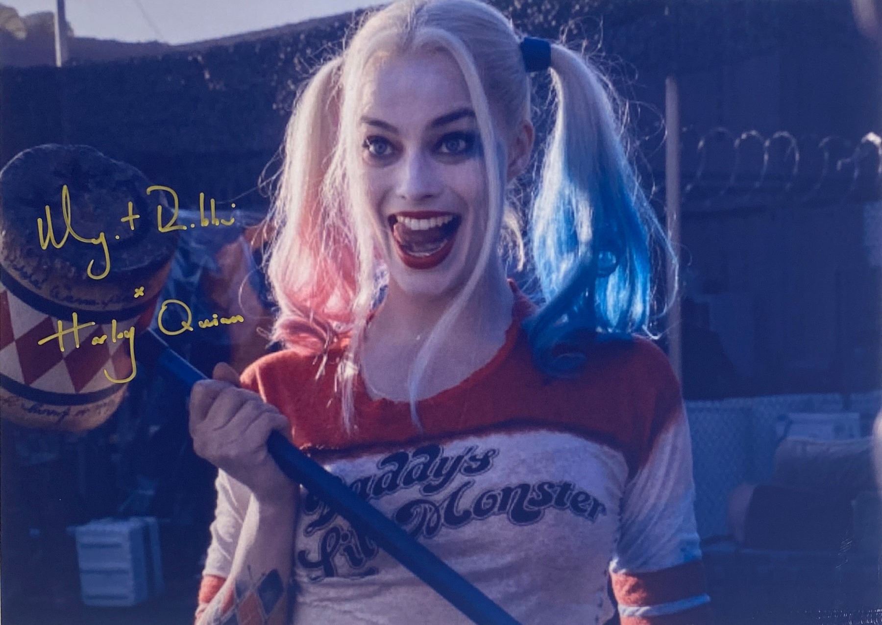 Autograph Signed Margot Robbie Photo