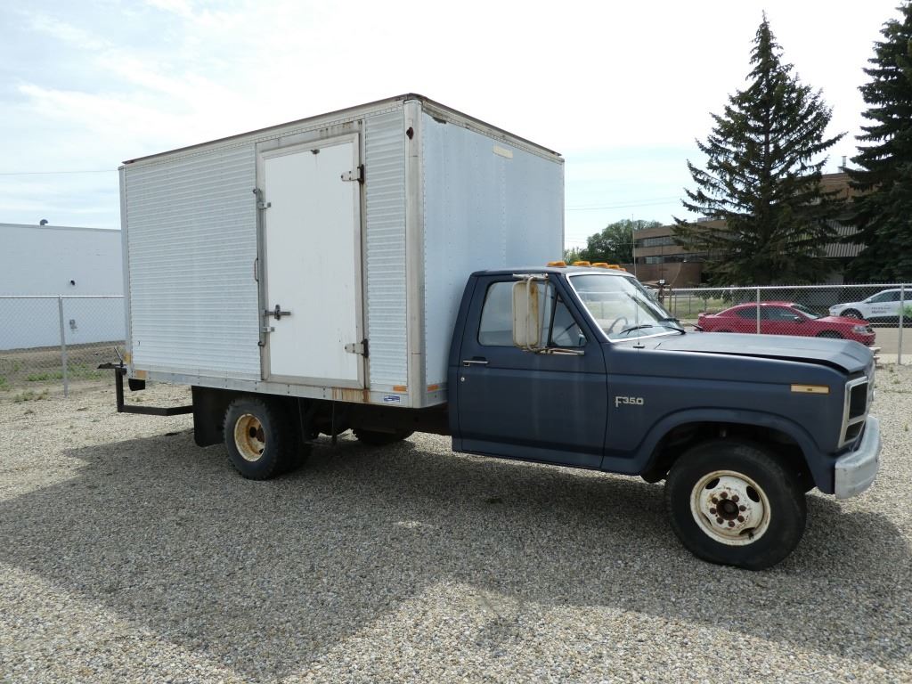 1983 Ford F350 Cube Van With Only 560489 Km