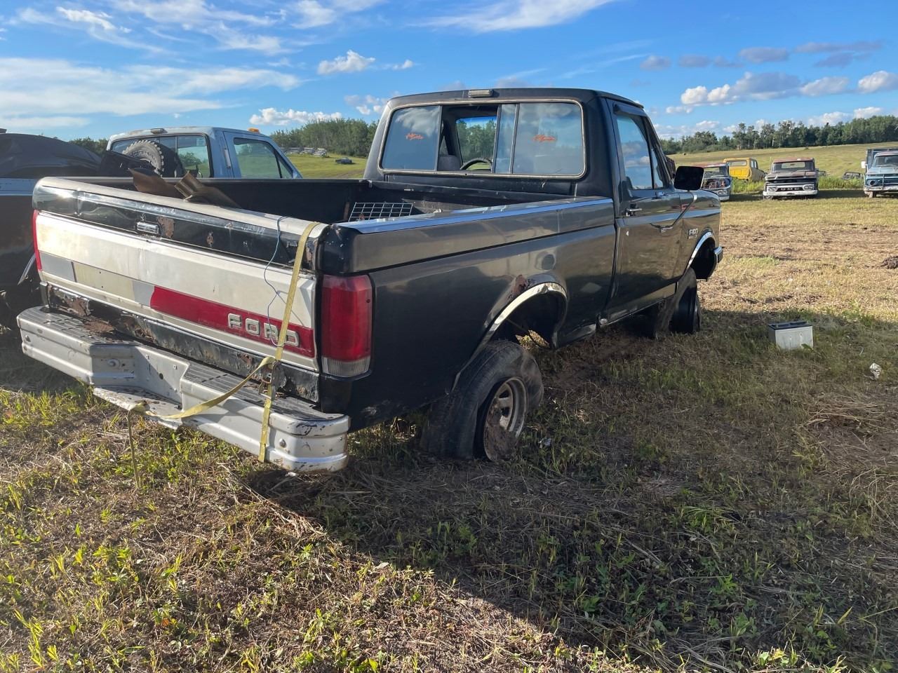 1988 Ford F150 Short Box, 4x4, 3" lift , 302 5 Speed