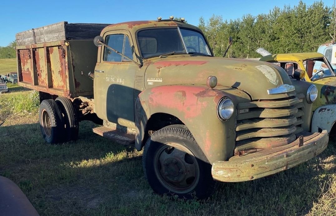 1951 chevy, 1700, maple leaf army truck,