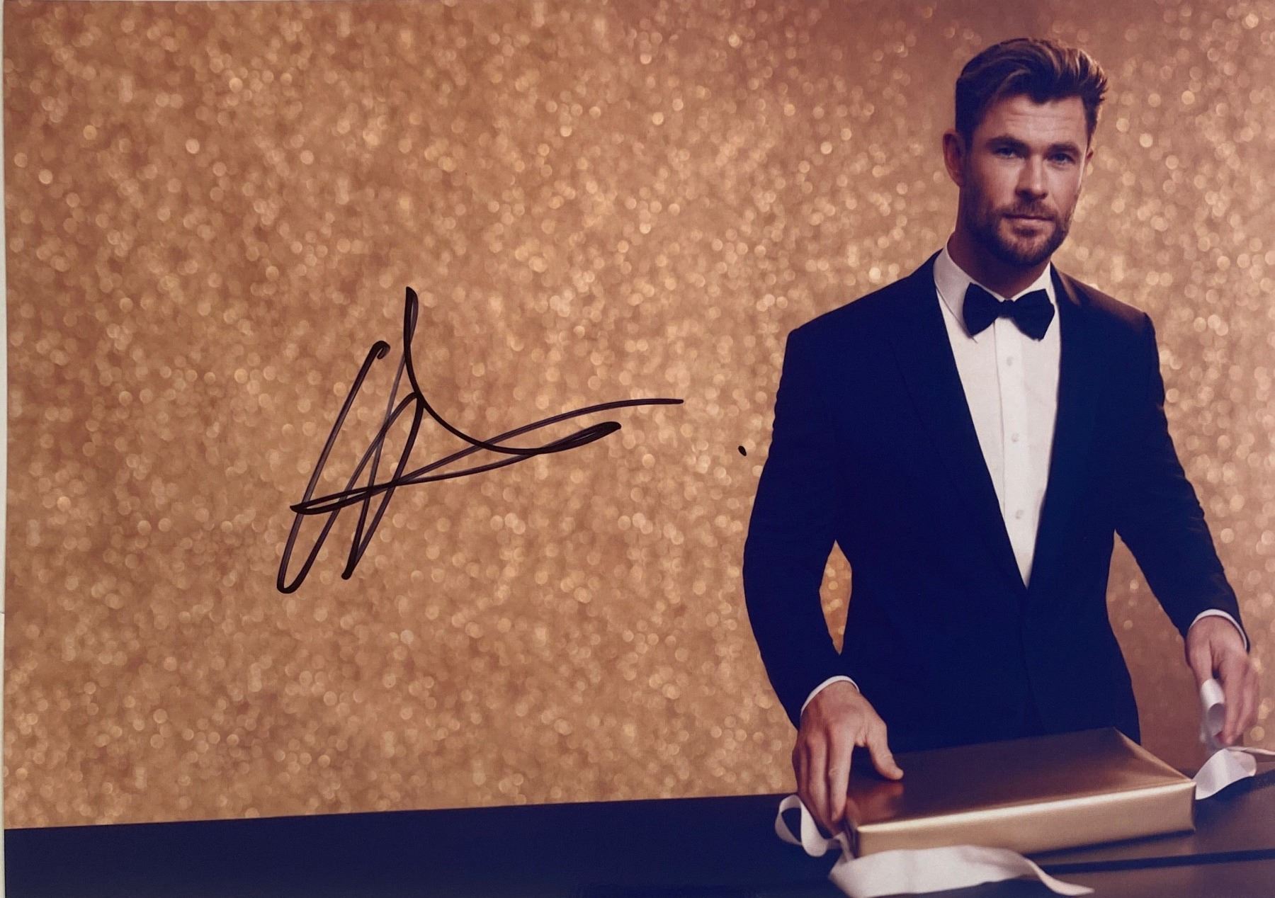 Autograph Signed Chris Hemsworth Photo