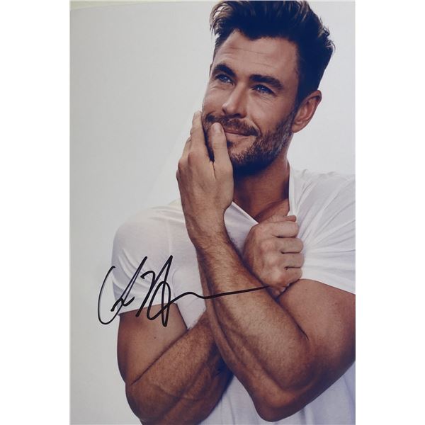 Autograph Signed Chris Hemsworth Photo