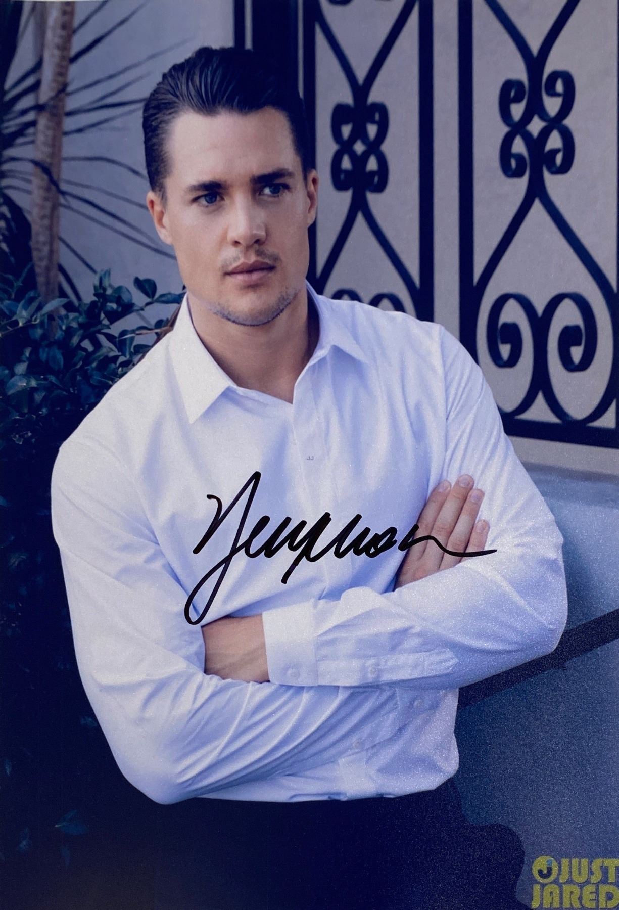 Autograph Signed Alexander Dreymon Photo