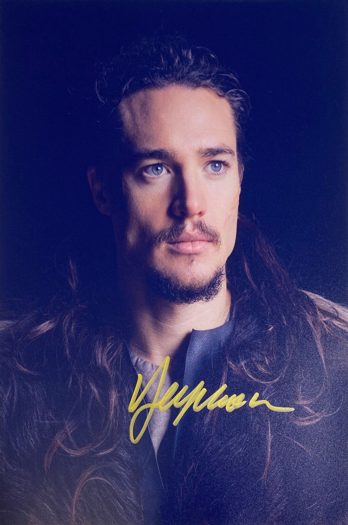 Autograph Signed Alexander Dreymon Photo