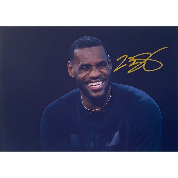 Autograph Signed LeBron James Photo