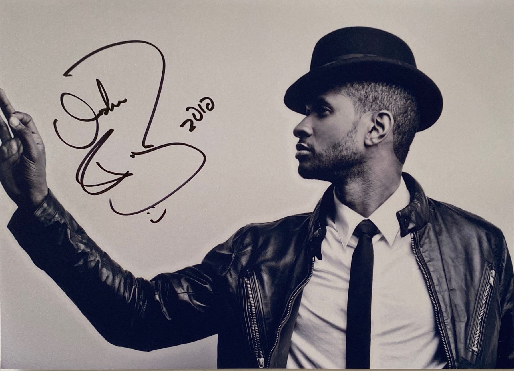 Autograph Signed Usher Photo