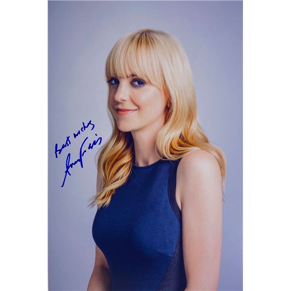 Autograph Signed Anna Faris Photo