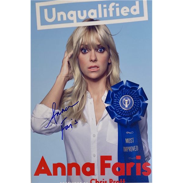 Autograph Signed Anna Faris Photo